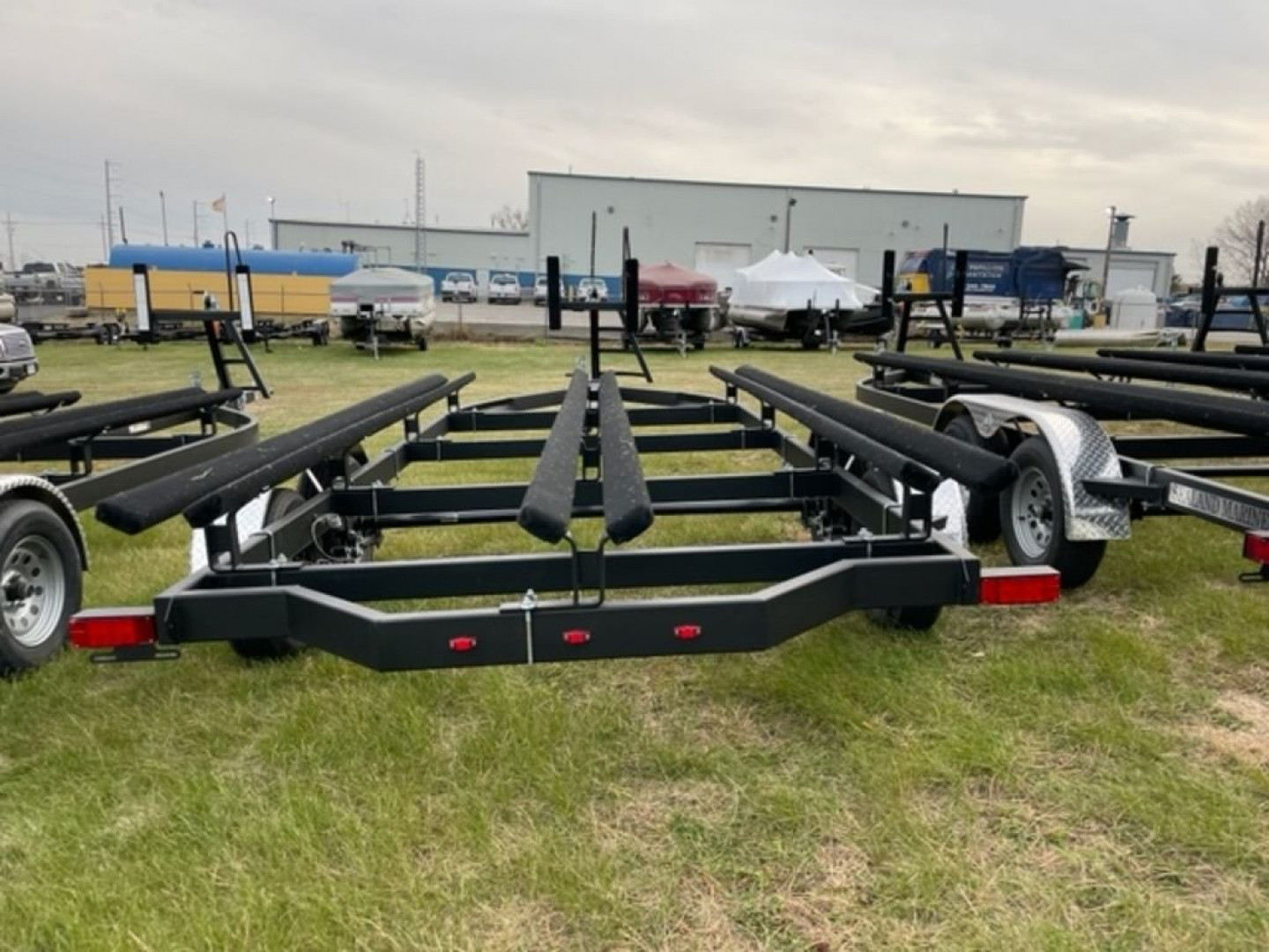 New NEW Bear Trailer Manufacturing Pontoon/Tritoon Trailers