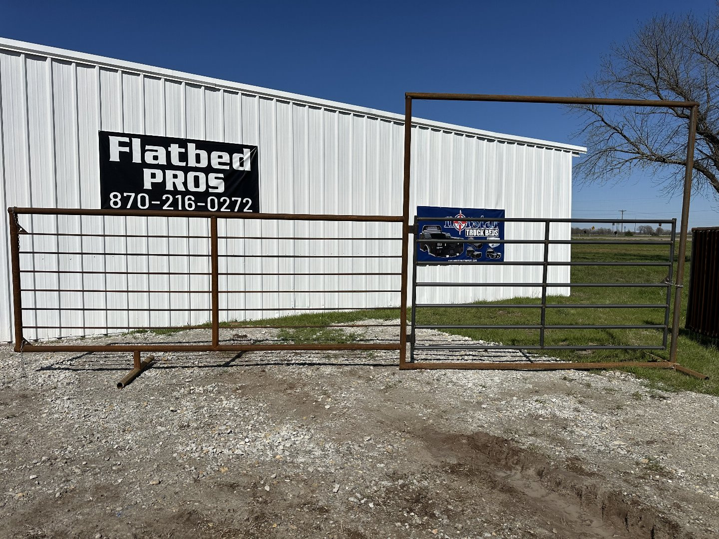 New 2025 PANEL W/ BOW GATE Pipe