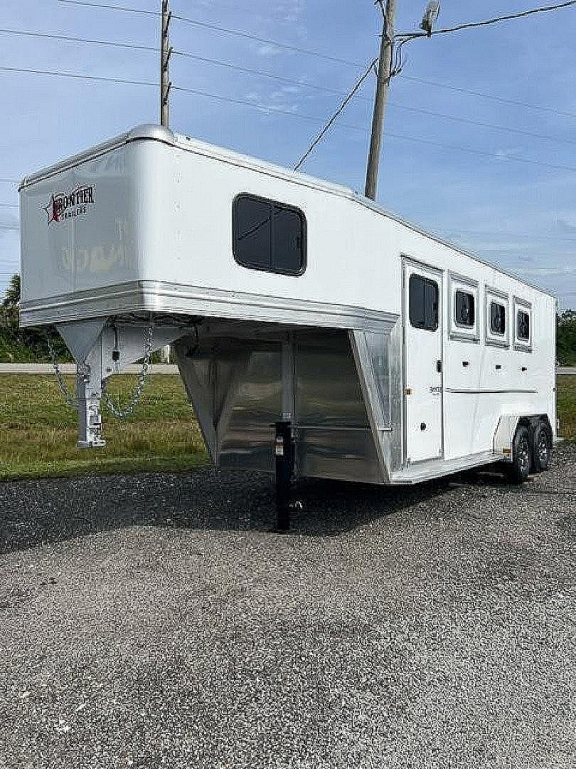 New 2023 Frontier Trailers TANDEM AXLE 10000 LB GVWR 3 HORSE GOOSENECK ...