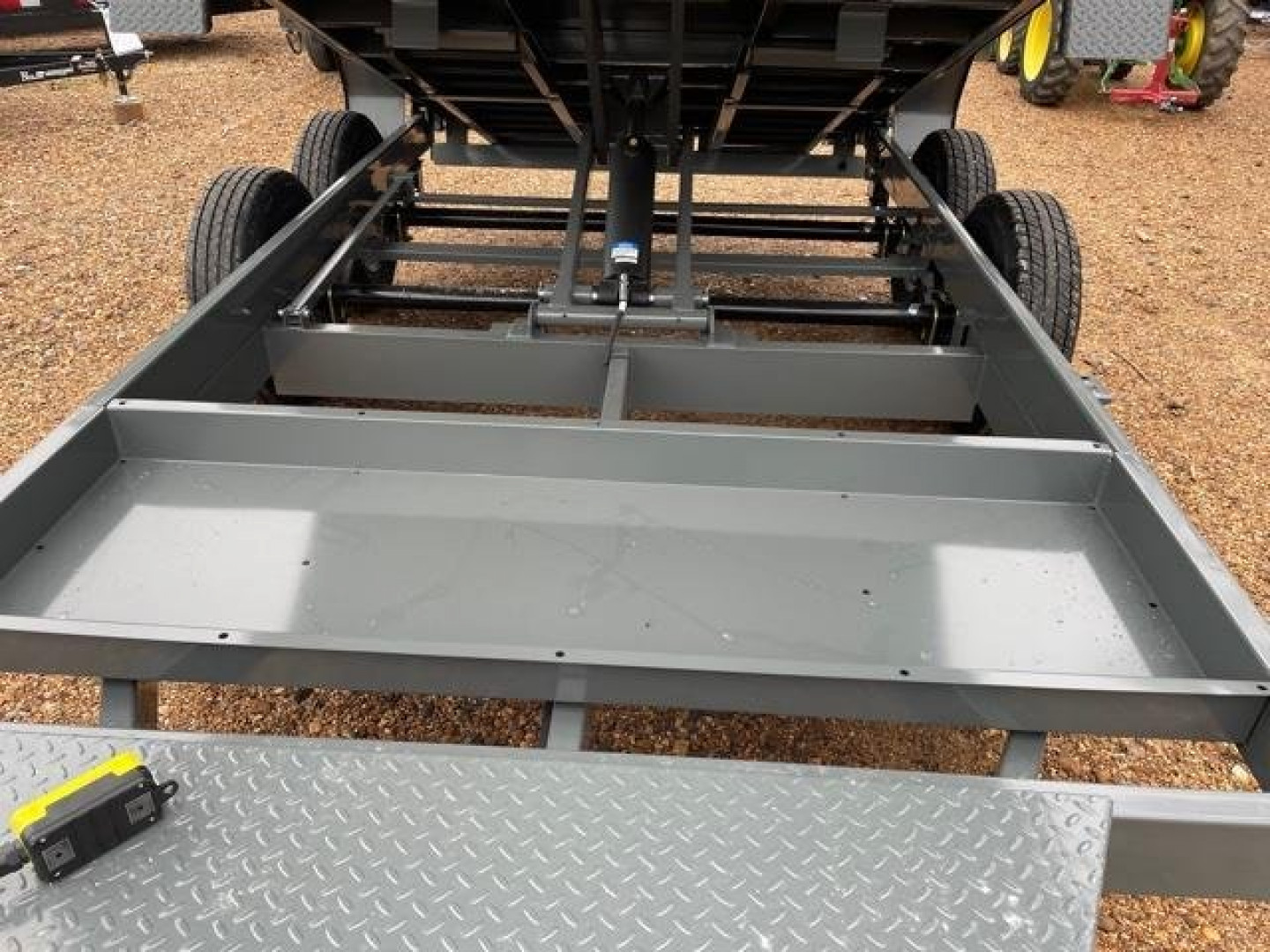 New 2025 Sure-Trac 7x14 Dump Trailer - Scissor Lift