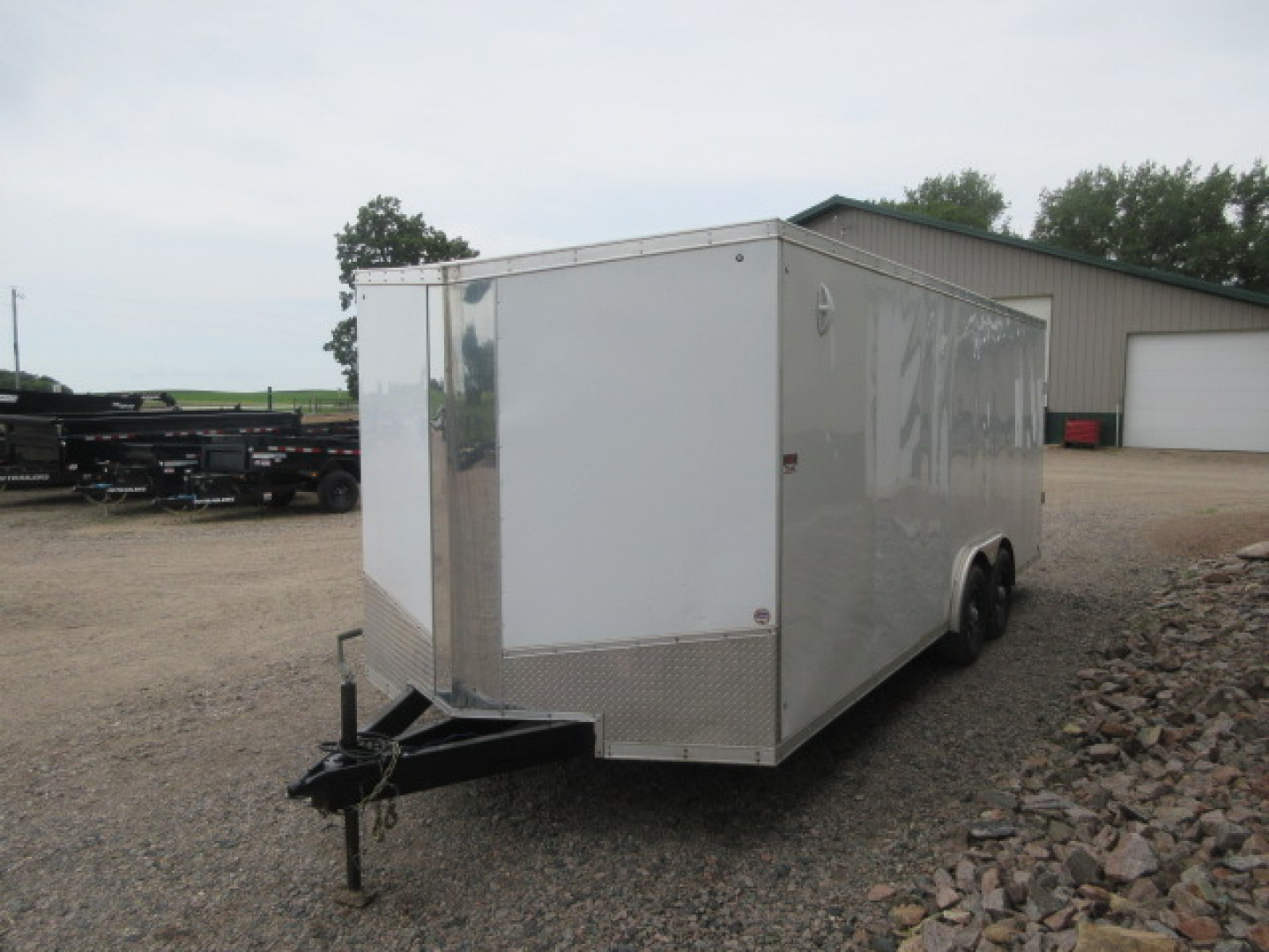Used 2020 Discovery Trailers 8.5' x 20' Discovery Enclosed Trailer ...