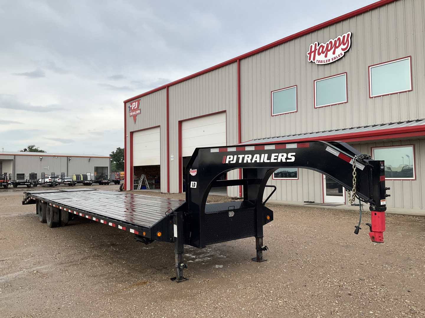 Used PJ 102"x36' Low Pro Flatdeck w/ Duals- LD for sale in Ferris, TX