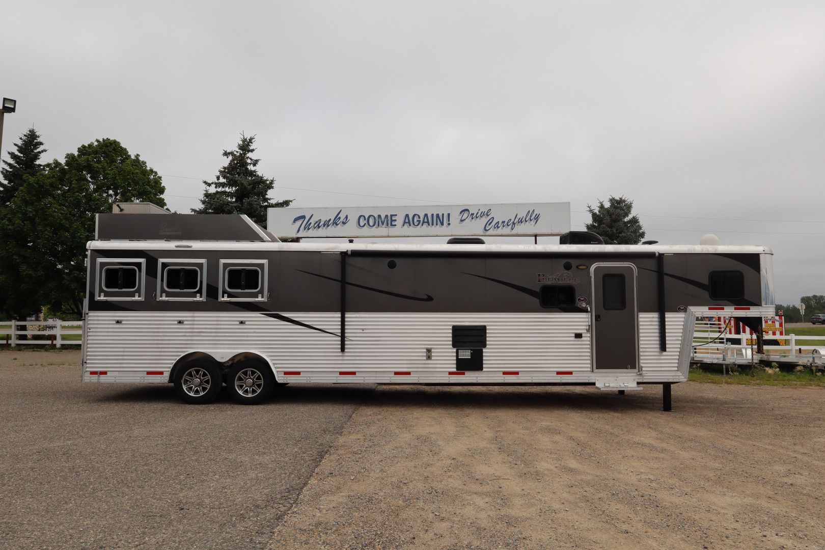 Used 2015 Bison Trailers Premier 3 Horse LQ Trailer