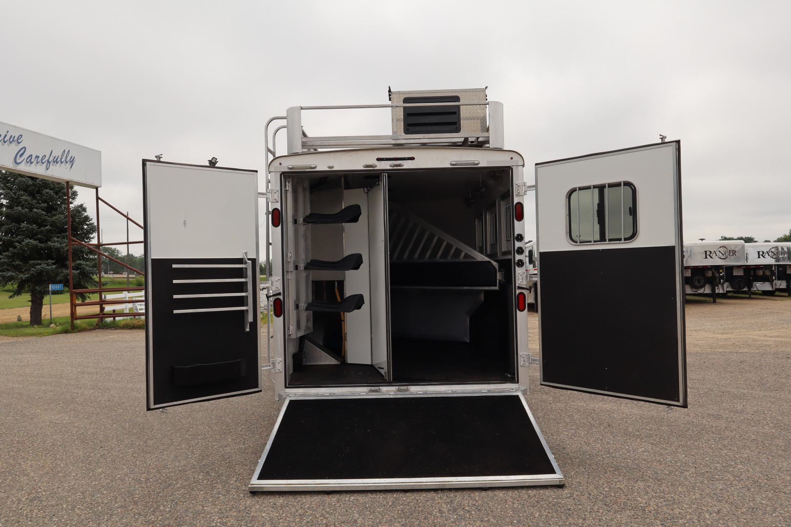 Used 2015 Bison Trailers Premier 3 Horse LQ Trailer