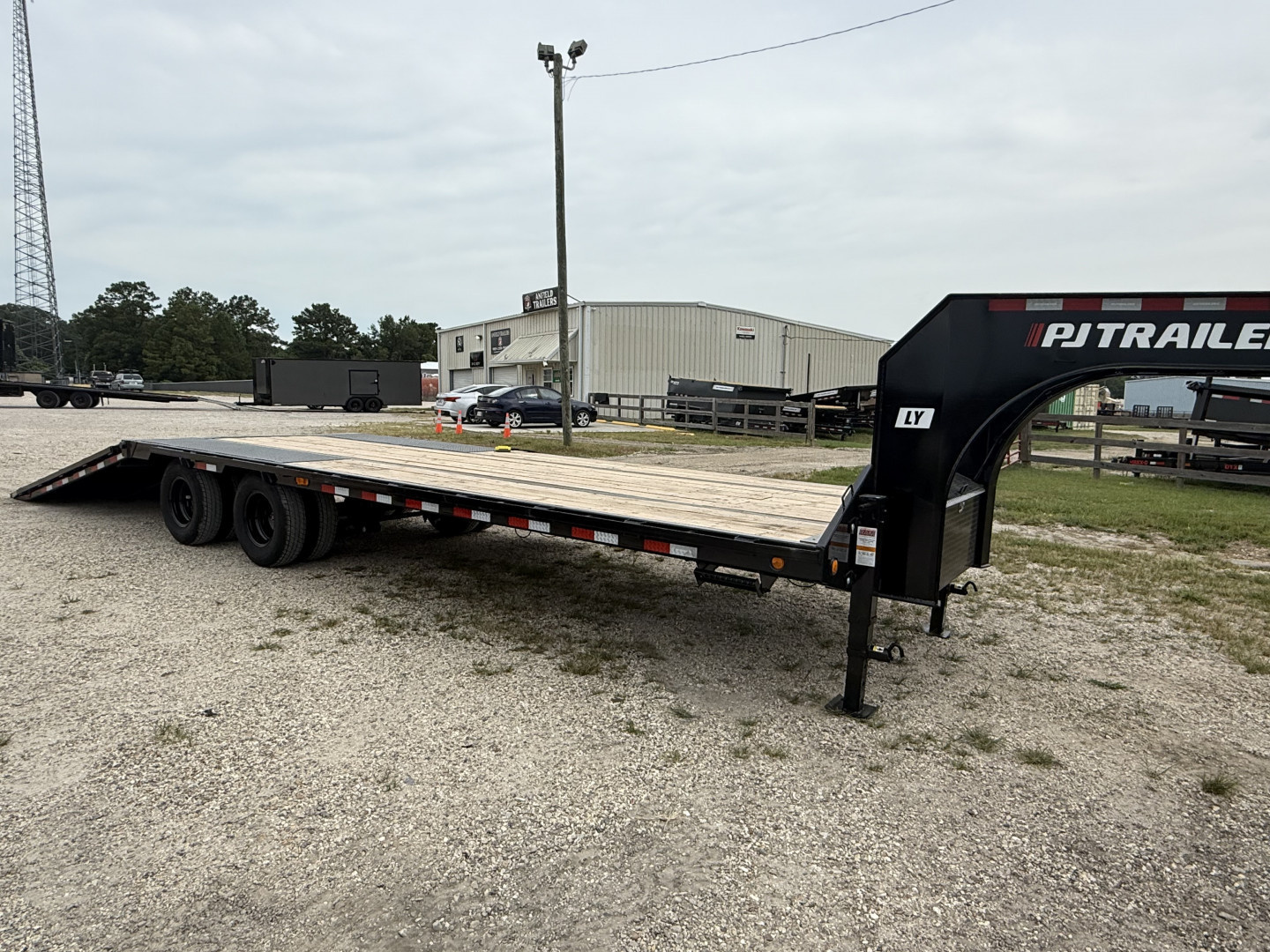 New 2026 PJ Trailers LY 32' HYDRAULIC DOVETAIL Flatbed Trailer for sale ...