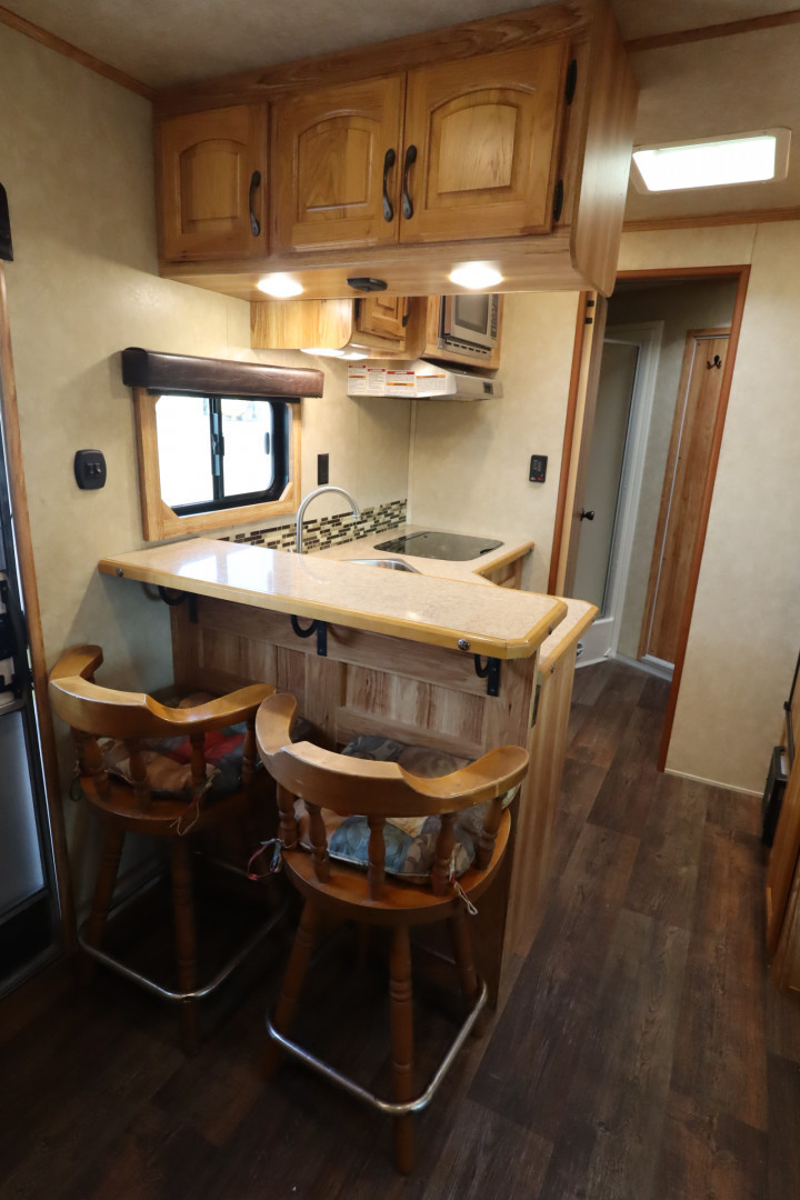 Used 2015 Bison Trailers 3 Horse LQ Trailer