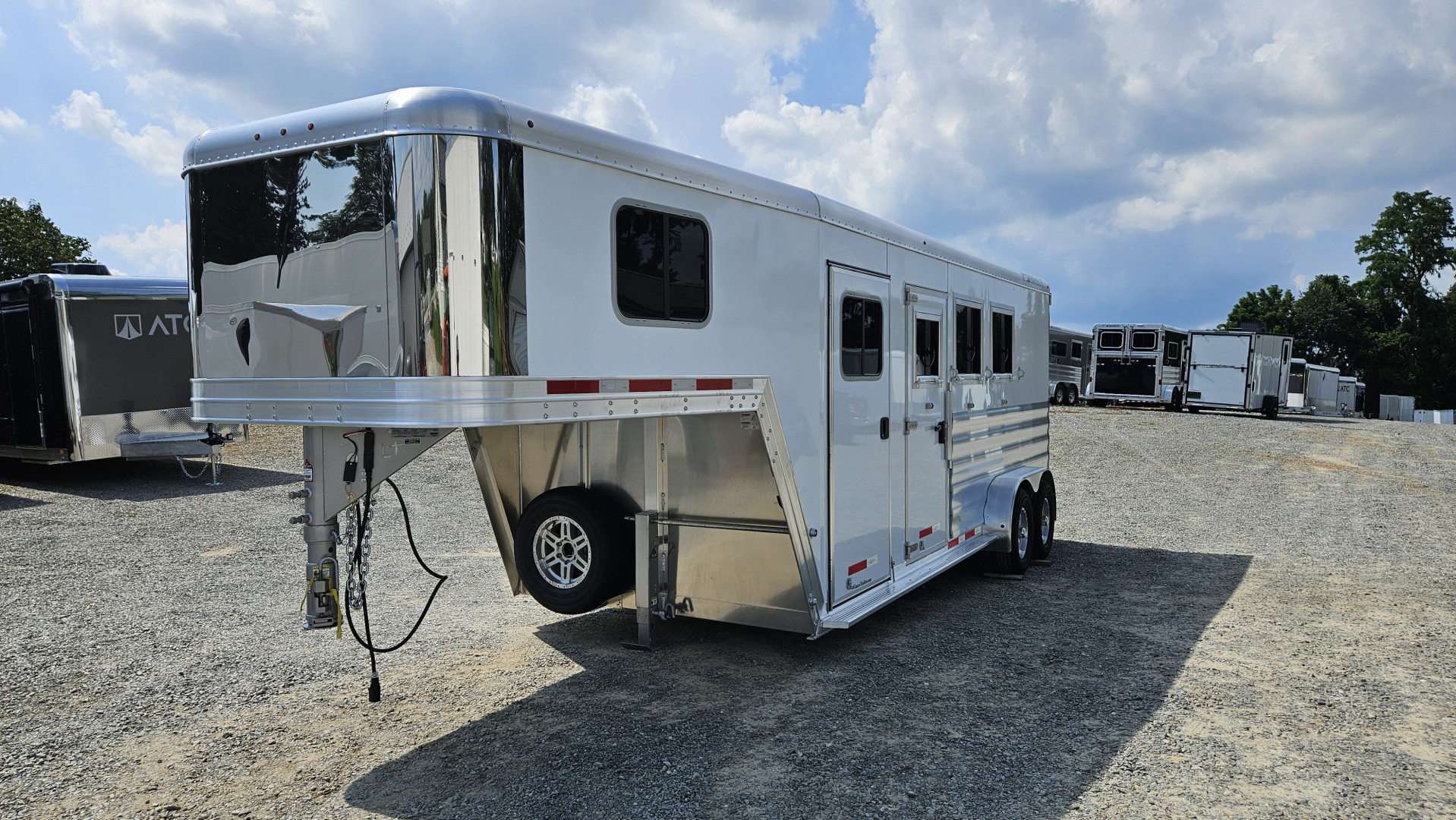 New 2026 Featherlite Trailers 7X19.58 Horse Trailer