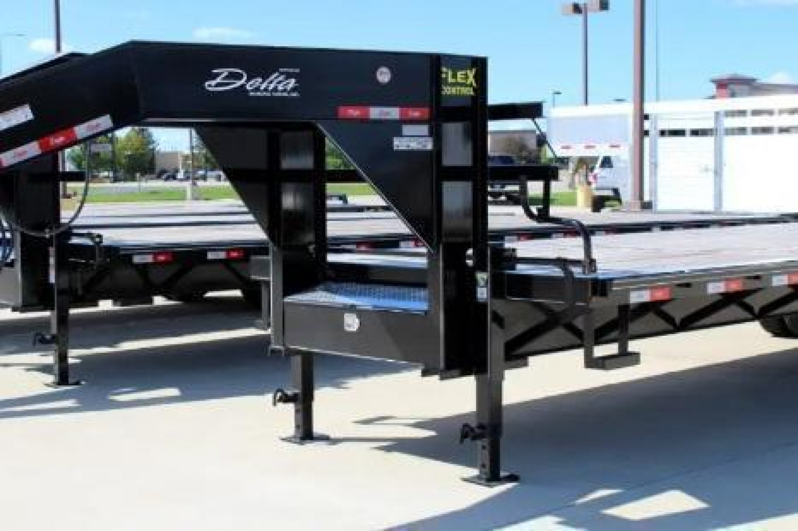New 2025 Delta Trailers 32' Gooseneck Flatbed Trailer