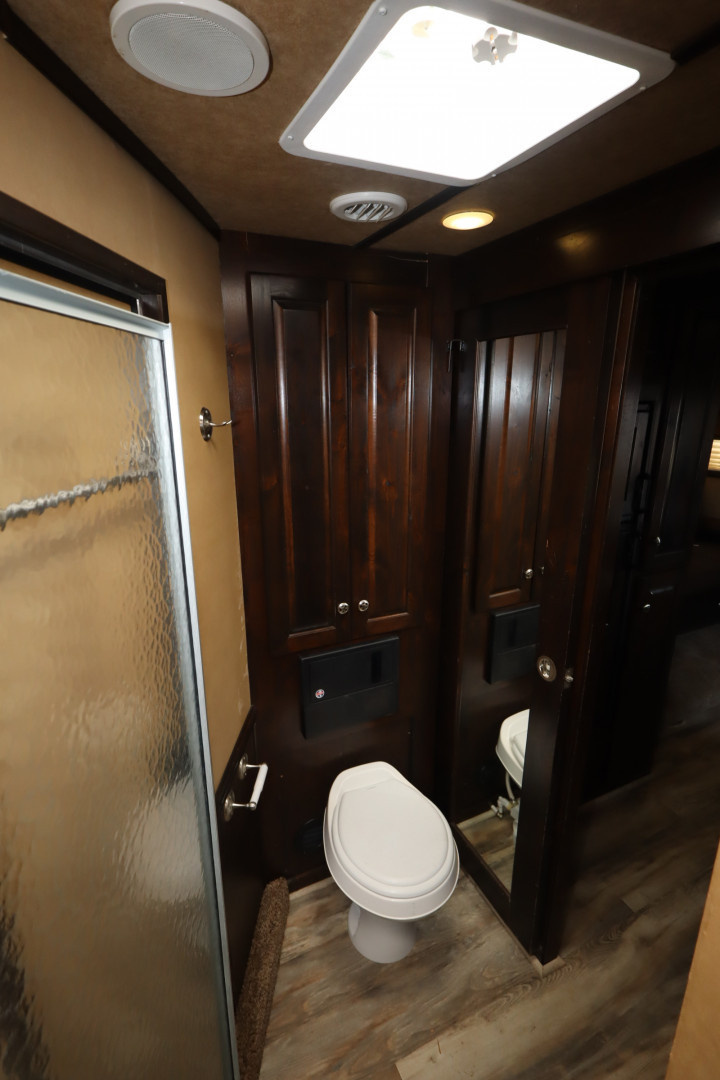 Used 2015 Merhow Trailers 3 Horse LQ Trailer for sale in