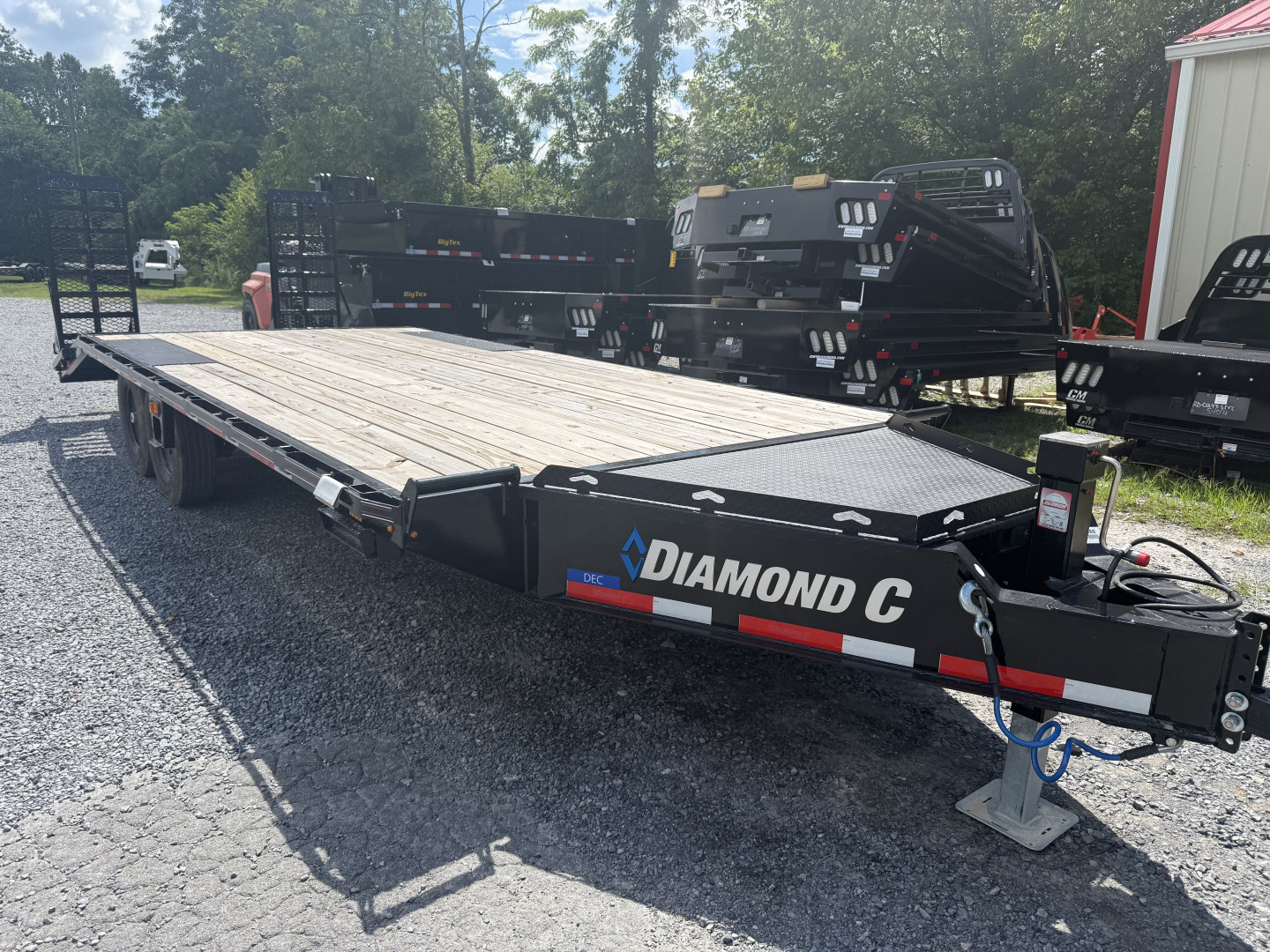 New 2025 Diamond C DEC Flatbed Trailer 8’6”X22’ EXTRA WIDE RAMPS for ...