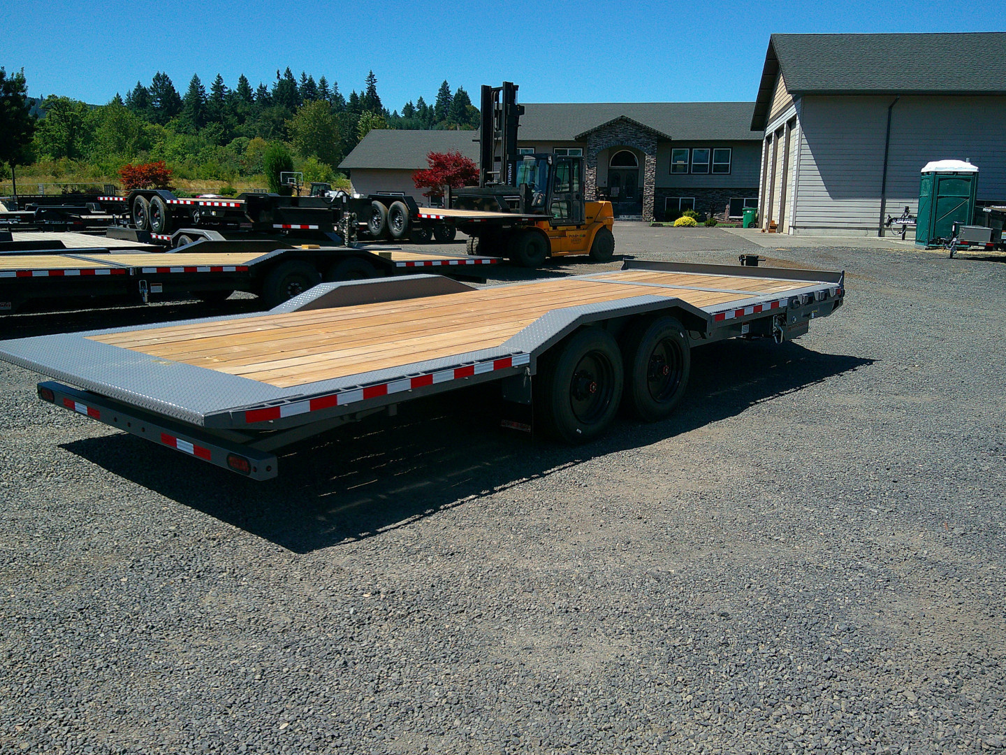 New 2025 Midsota 8.5x22 (18+4) 17.6K Split Tilt Equipment Trailer for ...