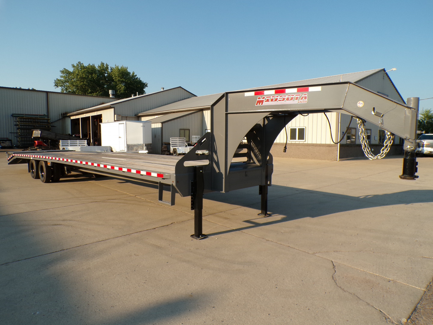 New 2024 Midsota FBGN 40 - BT - 25.9K Deckover Trailer - 560