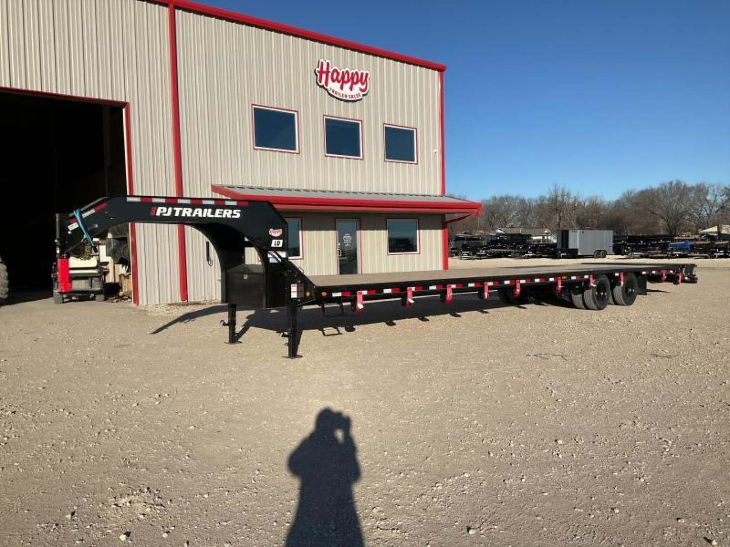 New 2026 PJ 102"x40' GN Low-Pro Flatbed w/ Duals - LD for sale in ...