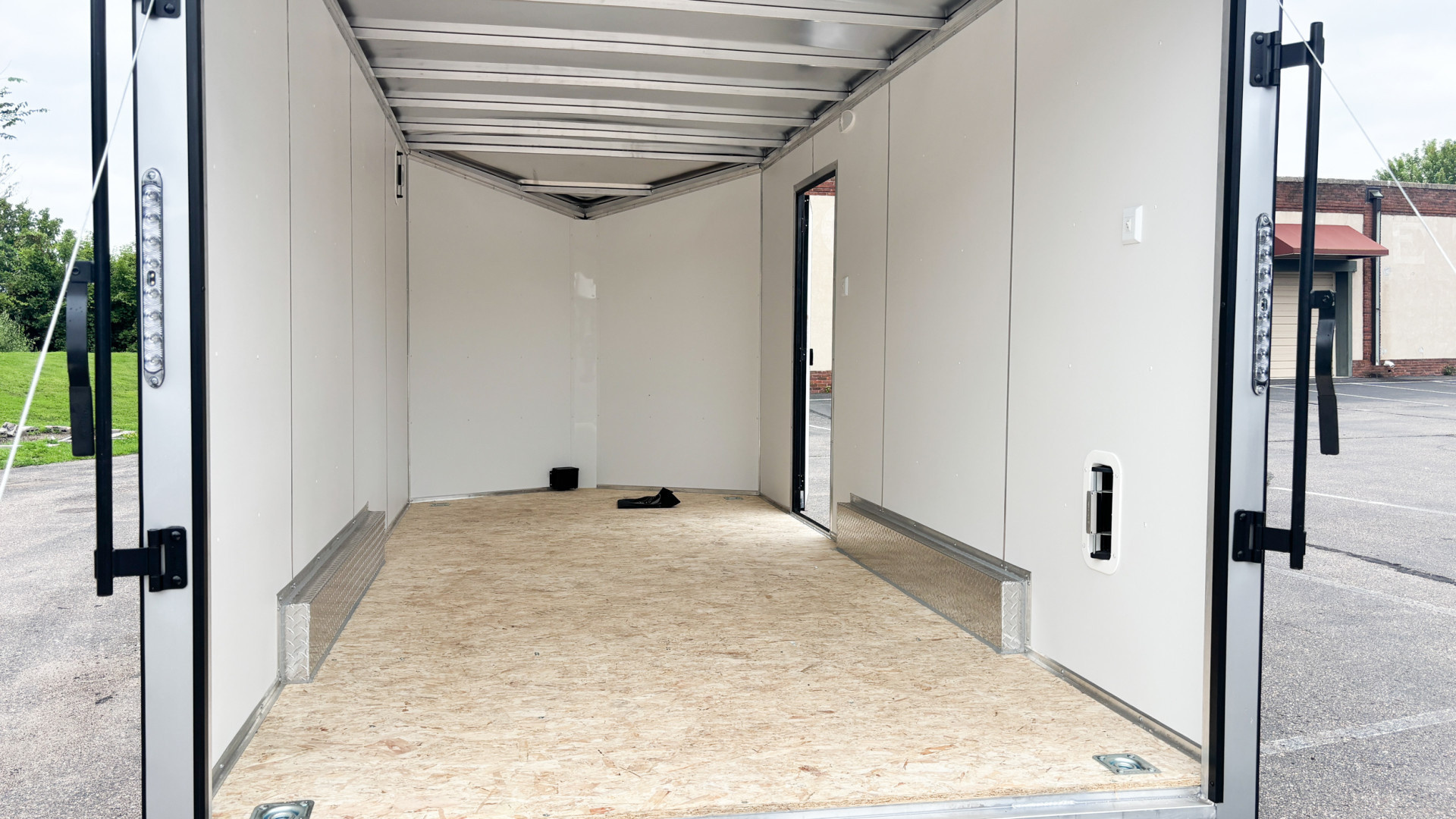 New Lightning 7.5x16 Aluminum Enclosed Trailer - Rear ramp door ...