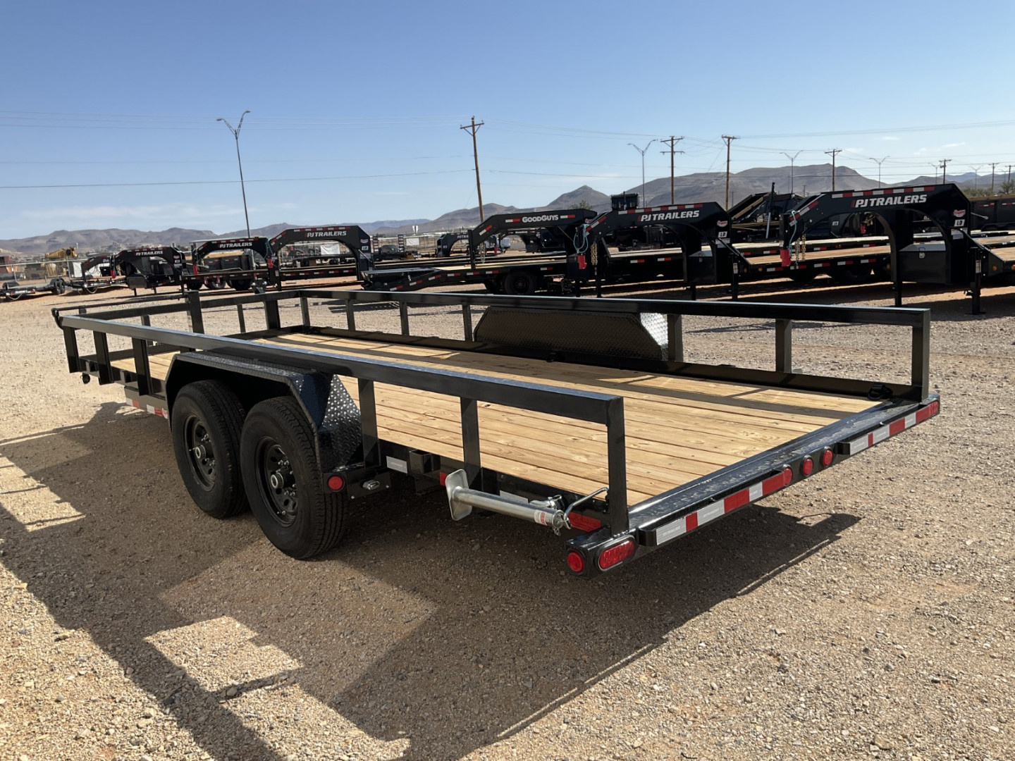 New 2026 PJ 83"x20' Angle Pipetop Trailer – P8