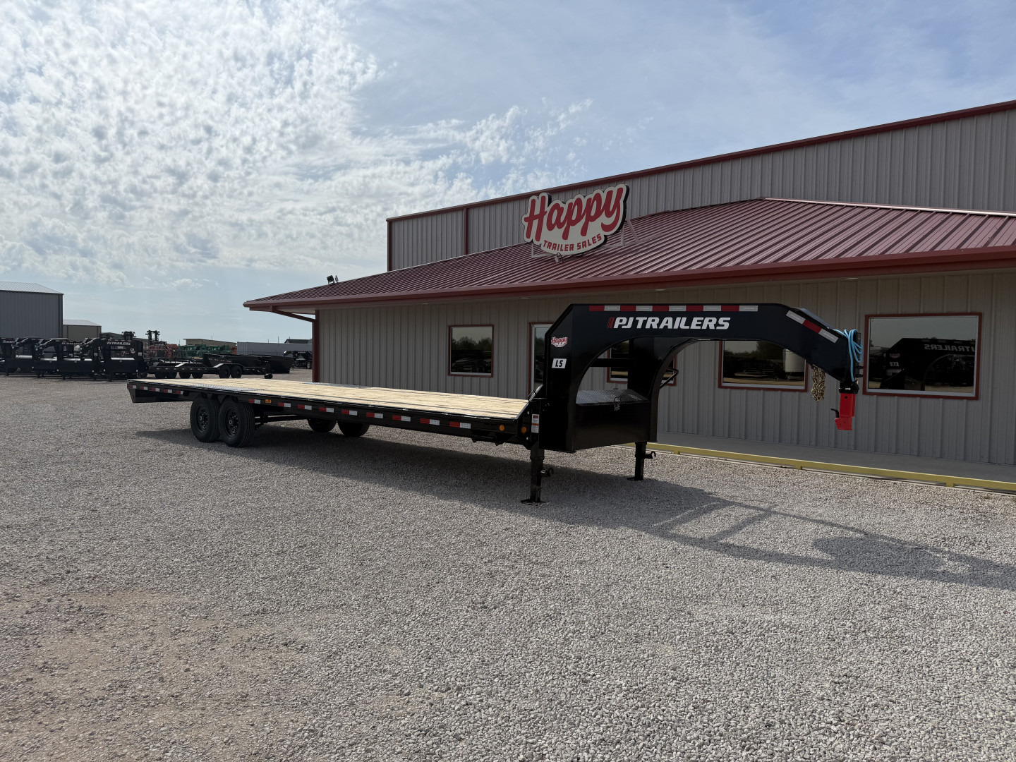 New 2026 PJ 102"x30' GN Low-Pro Flatbed w/ Singles - LS