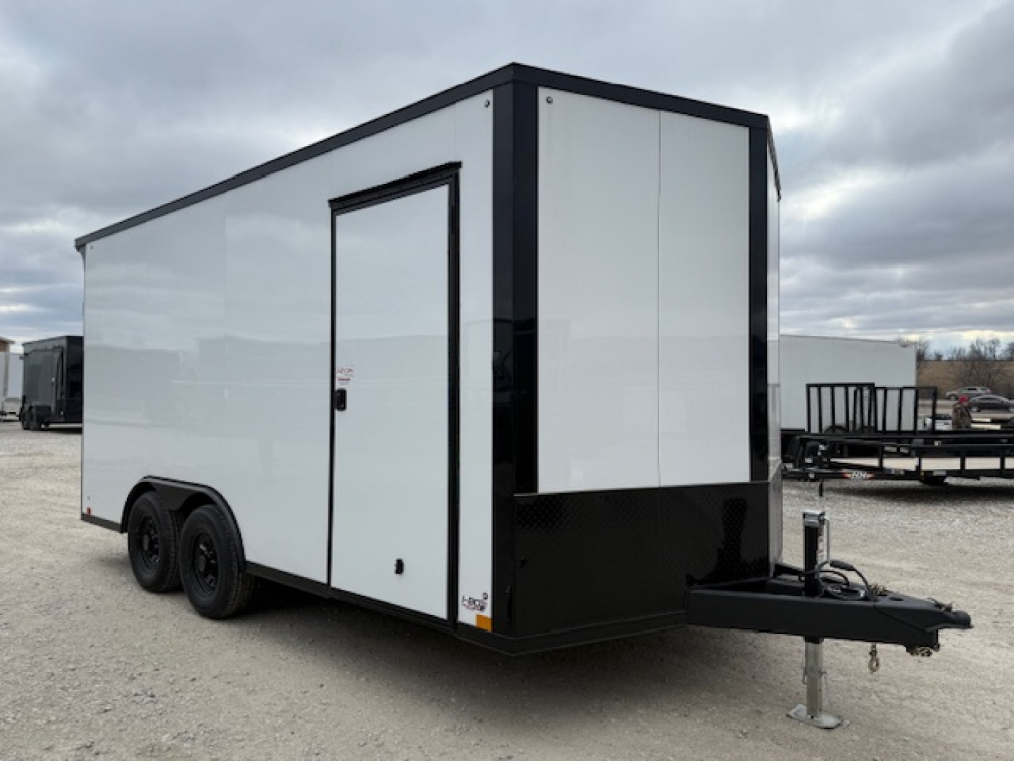 New 2026 Cross White/Black 8.5'x16' 10k Alpha Flat Top V-Nose Enclosed ...