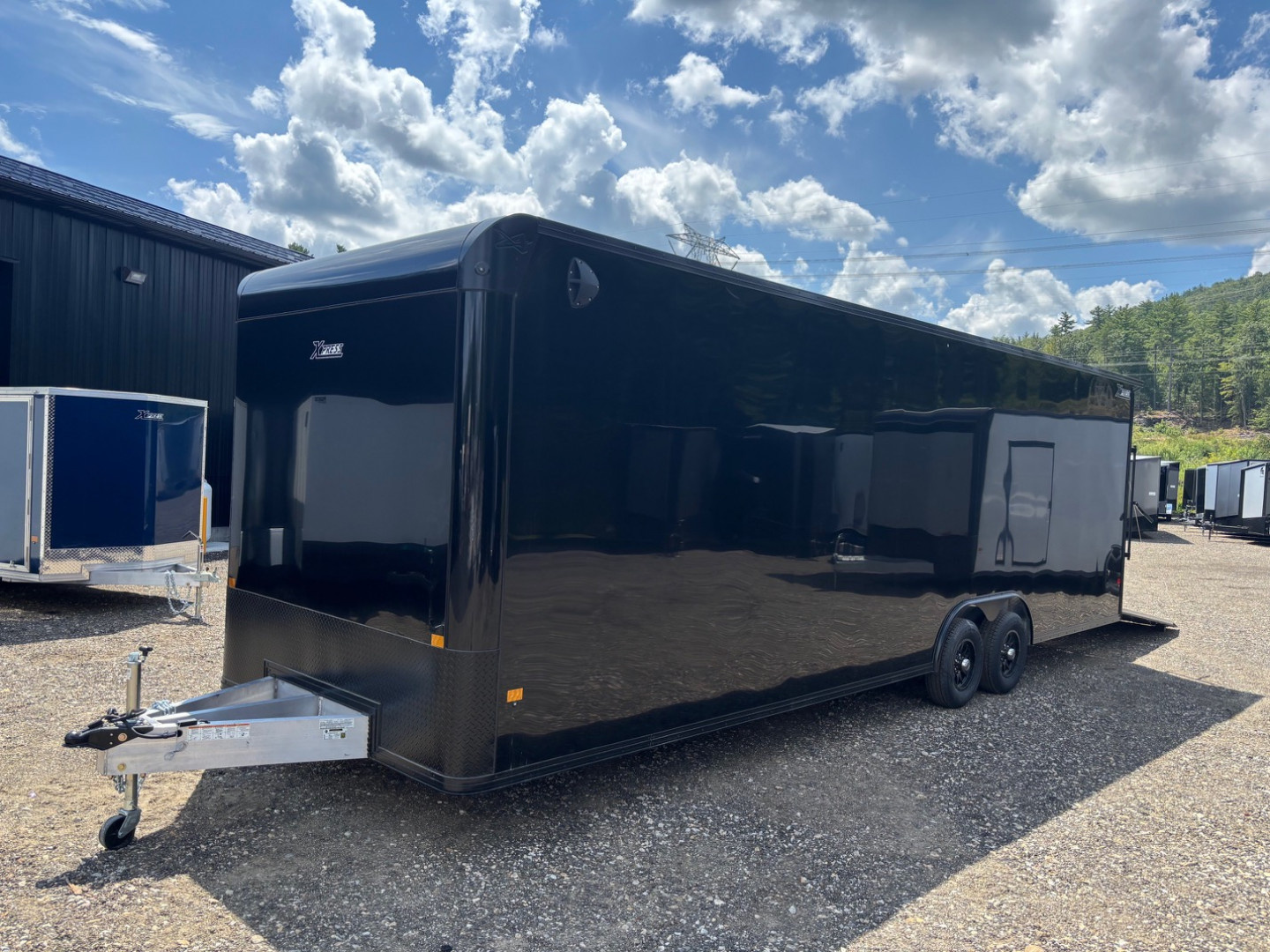 New 2025 High Country 8.5x28 + Flat Front w/ Cast Corners- Aluminum ...
