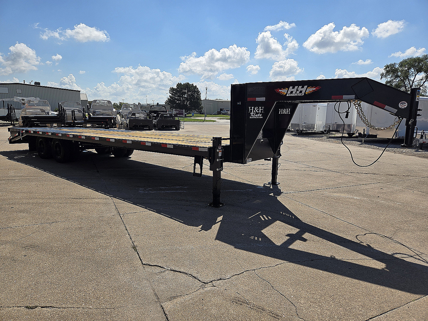 New 2026 H&H Trailers 102x25+5 HD Low Profile Dovetail Super Deluxe ...