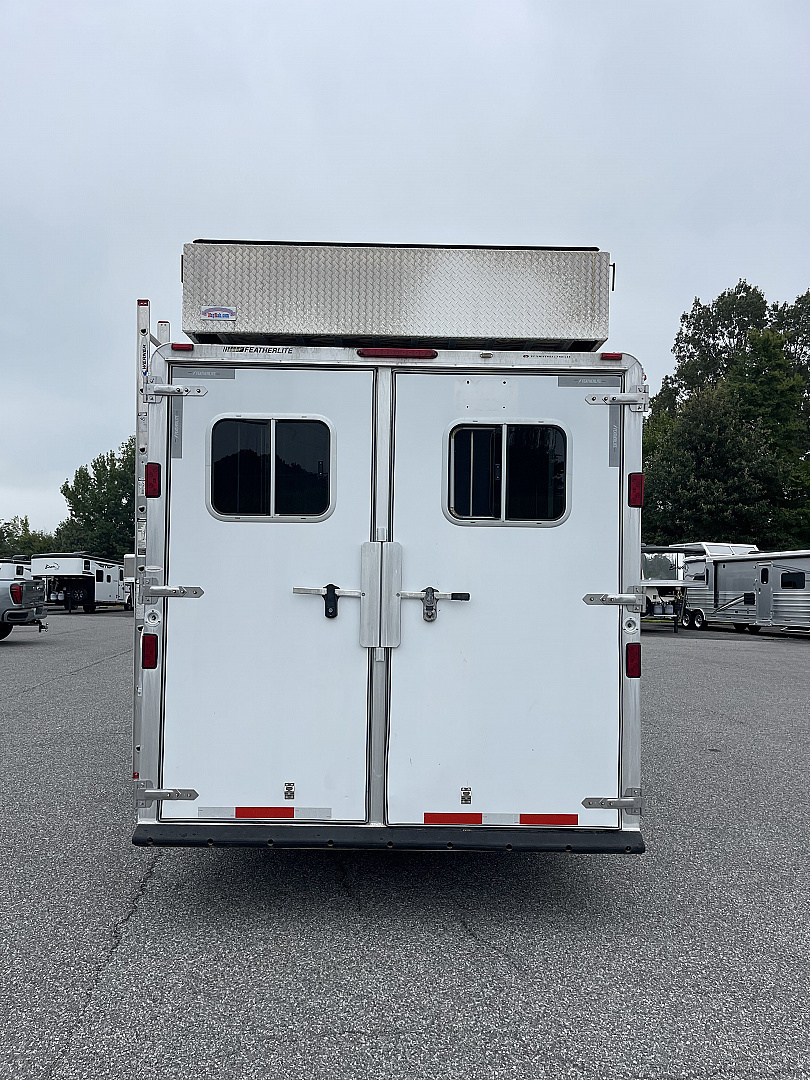 Used 2008 Featherlite Trailers 4H GN 16' LQ Horse Trailer