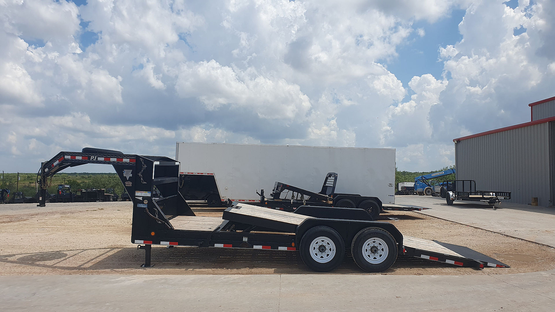 Used 2018 PJ Trailers 82"x20' GN Tilt Trailer- T6