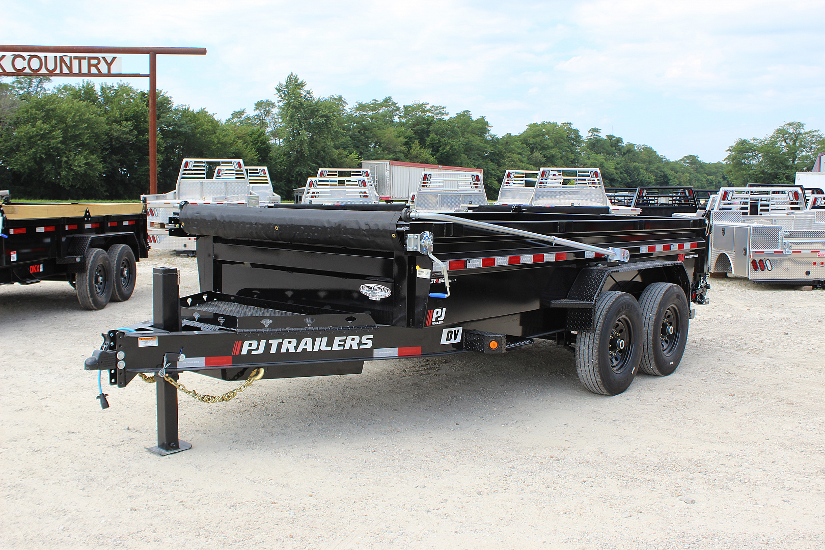 New 2026 PJ Trailers DV 14' BP Dump Trailer for sale in Versailles, MO