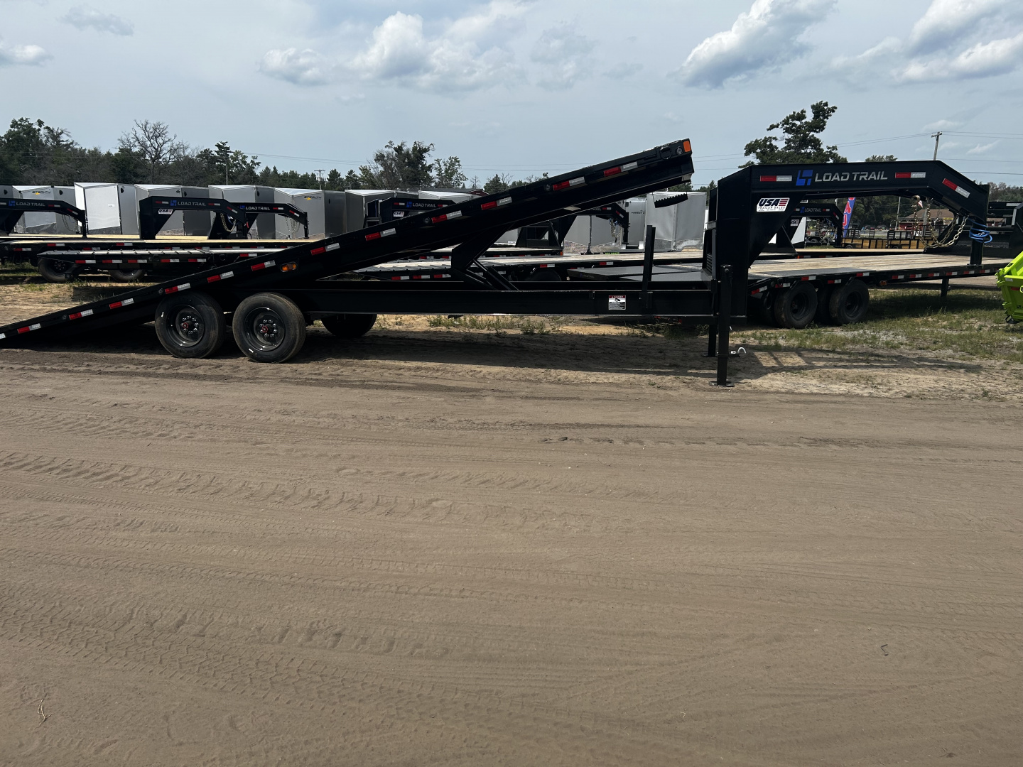 New 2026 Load Trail 102X28' FULL POWERED TILT DECK 16K Gooseneck Bodies