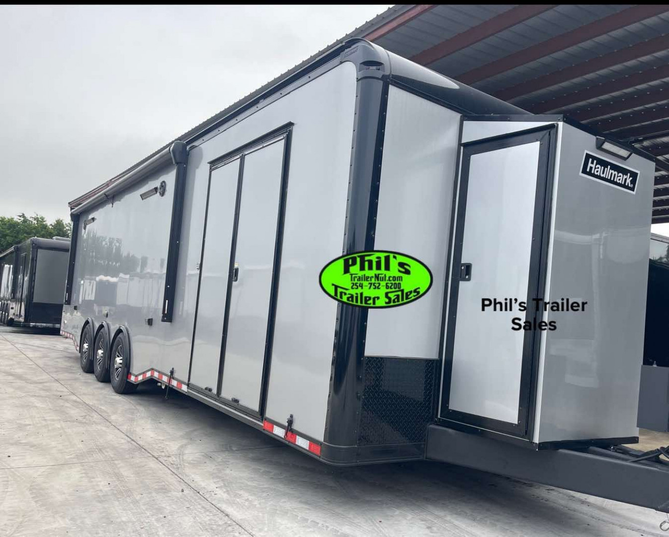 New HAULMARK 34' EDGE PRO TONGUE BOX / ELECTRIC AWNING / AIRLINES ...