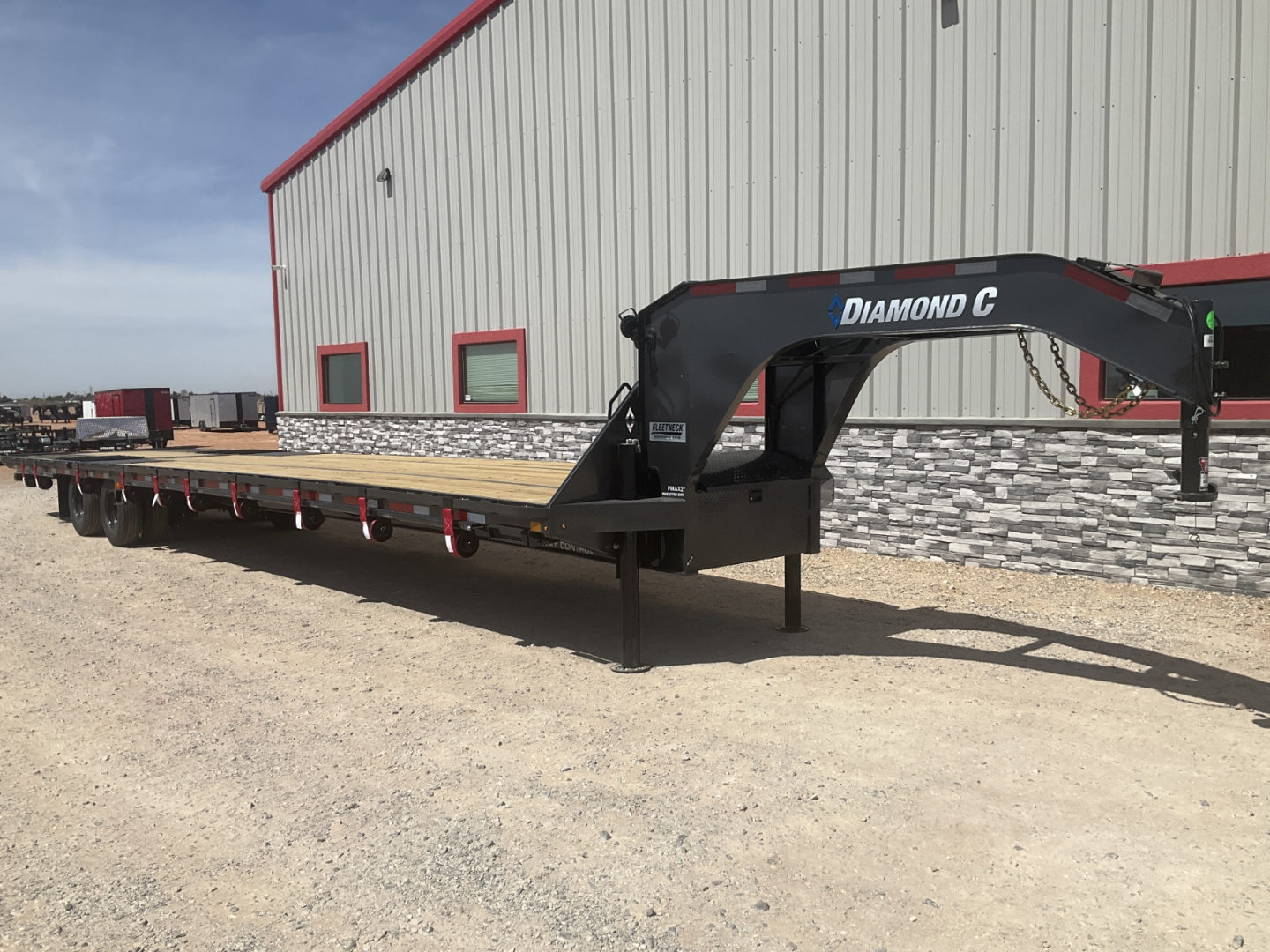 New 2026 Diamond C 102"x40' Engineered Beam FMAX212 w/ Hyd. Dovetail ...