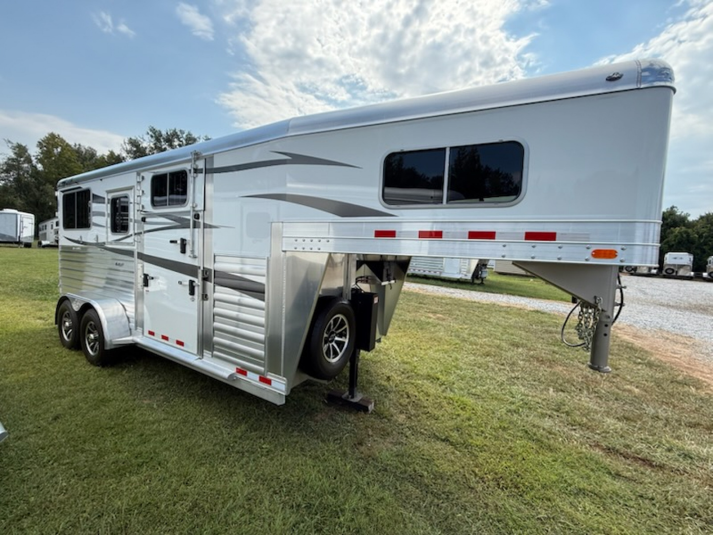 Used 2024 4-Star Trailers Straight Load 2 Horse Side Ramp Gooseneck 6 ...