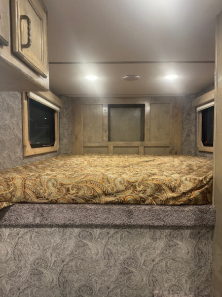 New 2026 Shadow Shadow 3H 9' LQ Horse Trailer