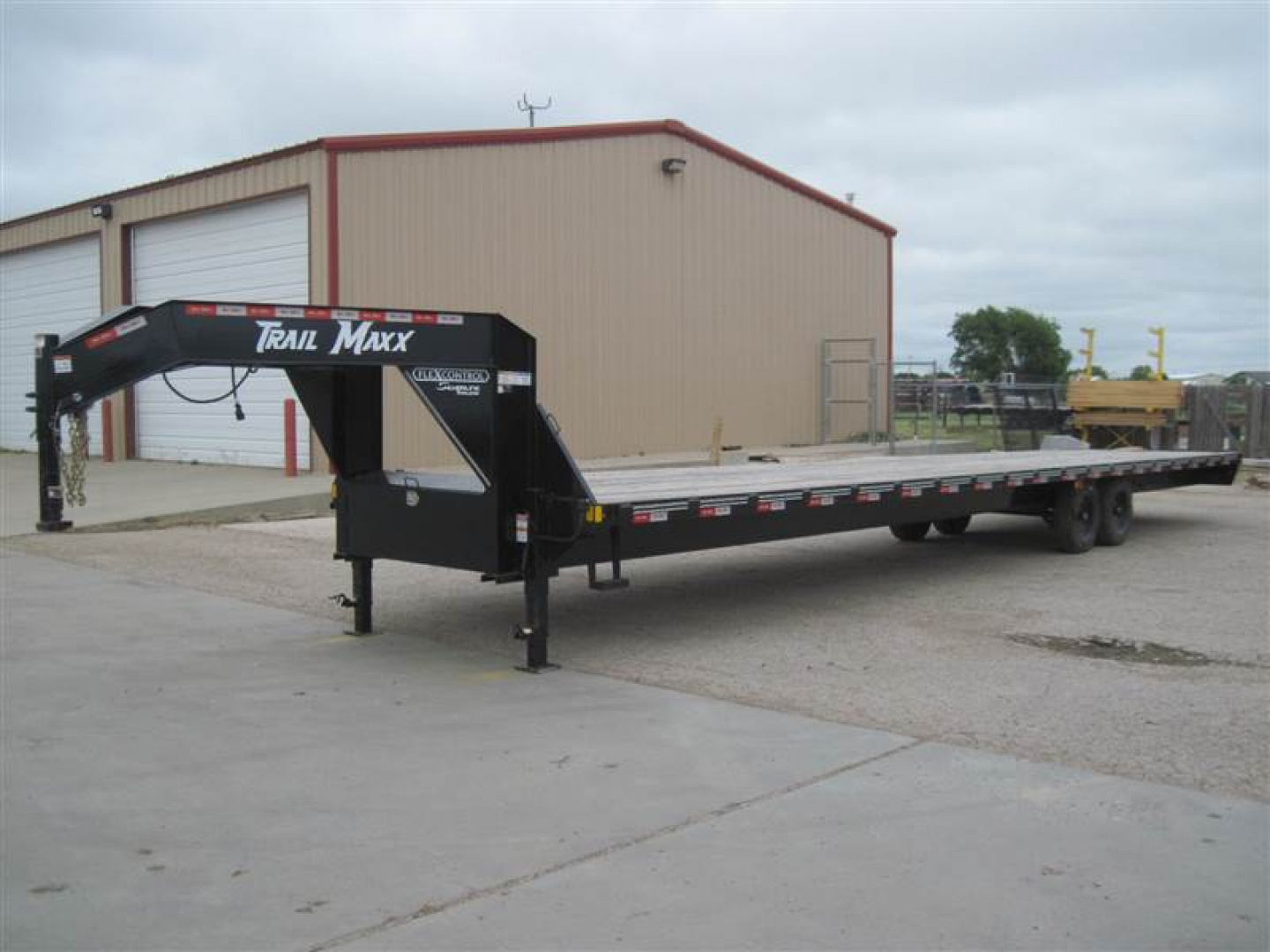 Used 2024 TrailMaxx Non-CDL 40' GN Flatbed