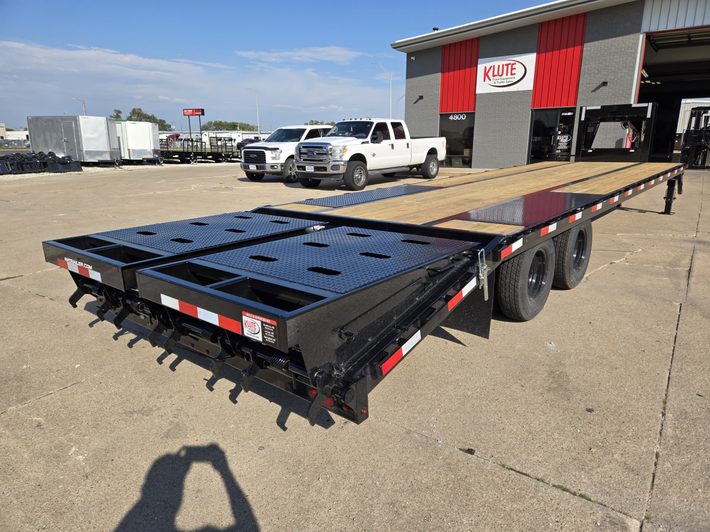 New 2026 H&H Trailers 102x25+5 HD Low Profile Dovetail Super Deluxe ...