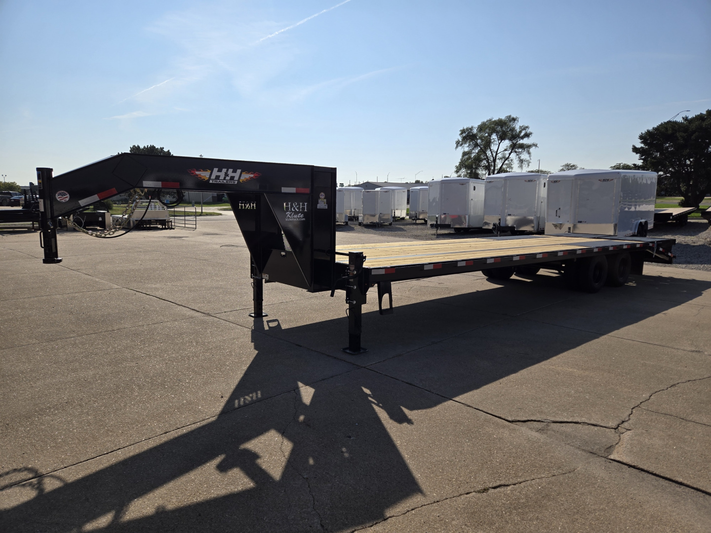 New 2026 H&H Trailers 102x25+5 HD Low Profile Dovetail Super Deluxe ...