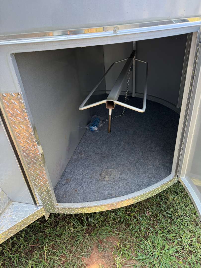 Used 2025 Bee Wrangler 2 Horse Straight Load BP Horse Trailer for sale ...