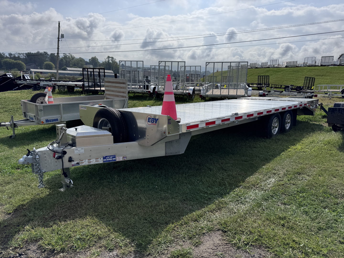 Used 2025 EBY 24'6" TRADESMAN Aluminum DECKOVER Trailer w/ 50/50 Fold ...