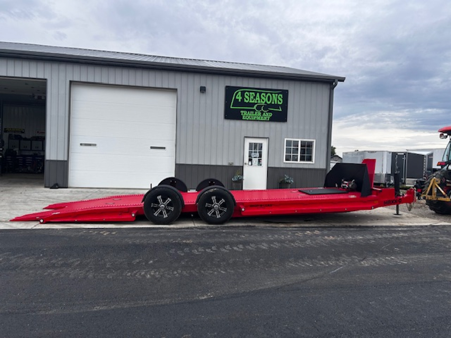 Used 2025 MAXX-D A6X 80"X24' DROP N LOAD AIR RIDE CAR HAULER Car ...