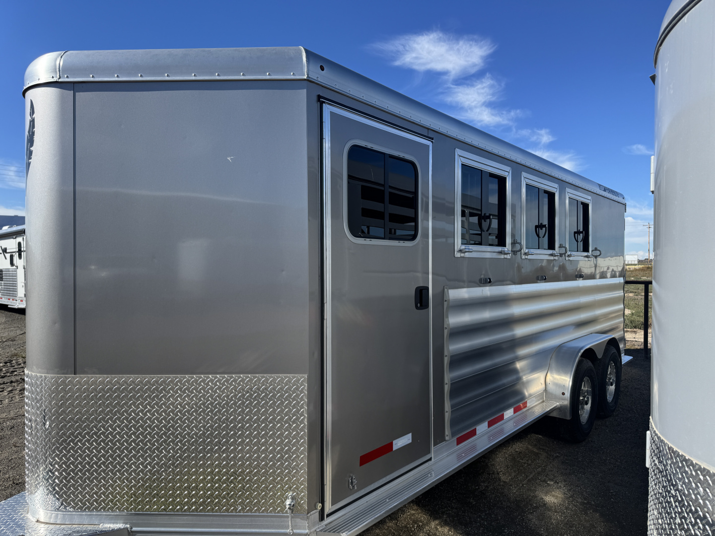 New 2025 Featherlite Trailers 9400-7348 (3 Horse Oversized Horse ...