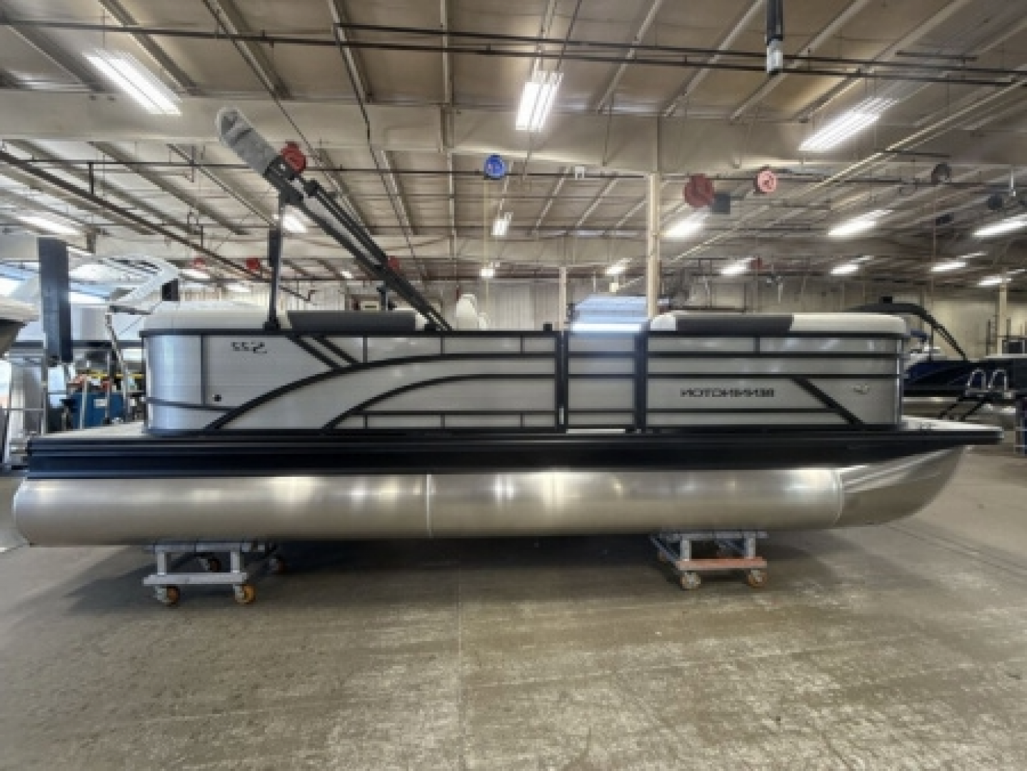 New 2025 Bennington M Series 22 Fastback Pontoon Boat for sale in Omaha, NE