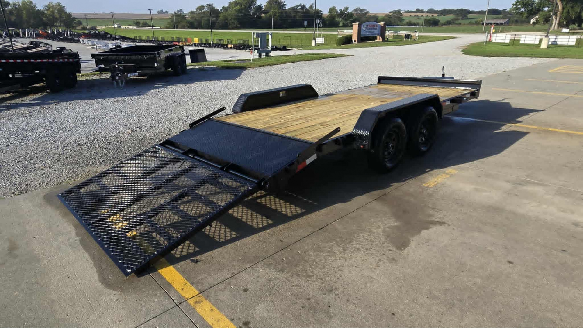 H&H Trailers - Hwy 71 Trailer Superstore in Clarinda, IA