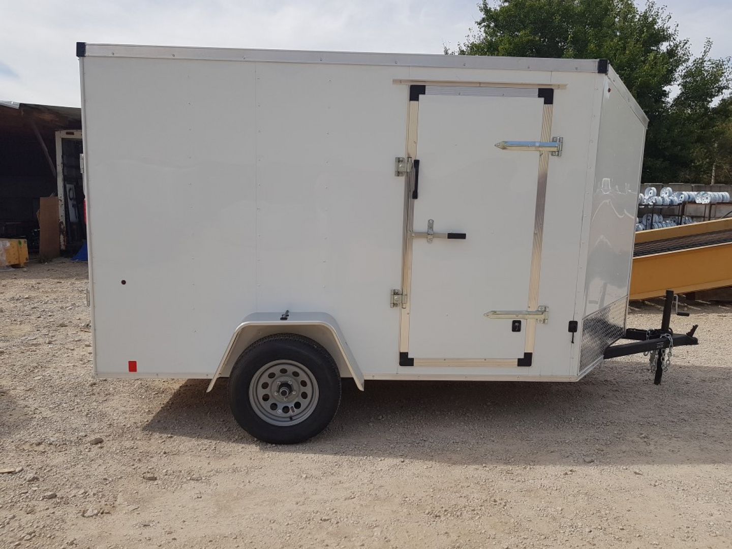 New 2025 Interstate 7x16 STW Enclosed Cargo Trailer w/Barn Doors 7k