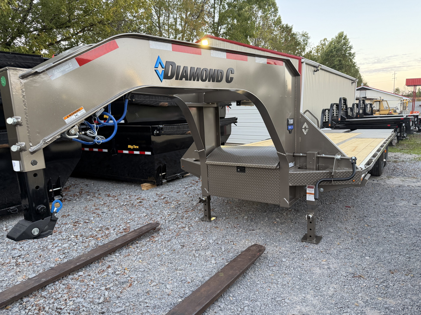 New 2026 Diamond C FMAX210 GOOSENECK TRAILER 20+5 MAX RAMPS 14 PLY TIRES