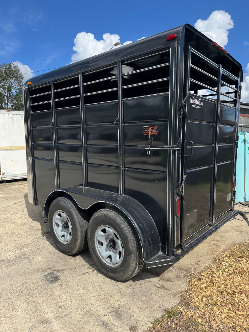 Used 2022 Calico Trailers CAL2HSTR Horse Trailer for sale in Pink Hill, NC