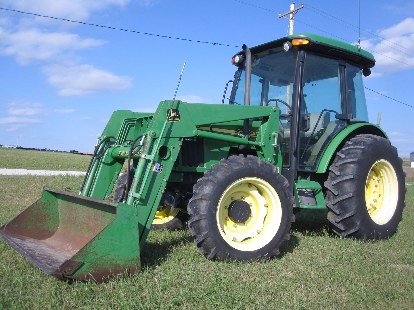 Used 2004 John Deere 5520 4WD Pre-Emissions Loader Tractor for sale in ...