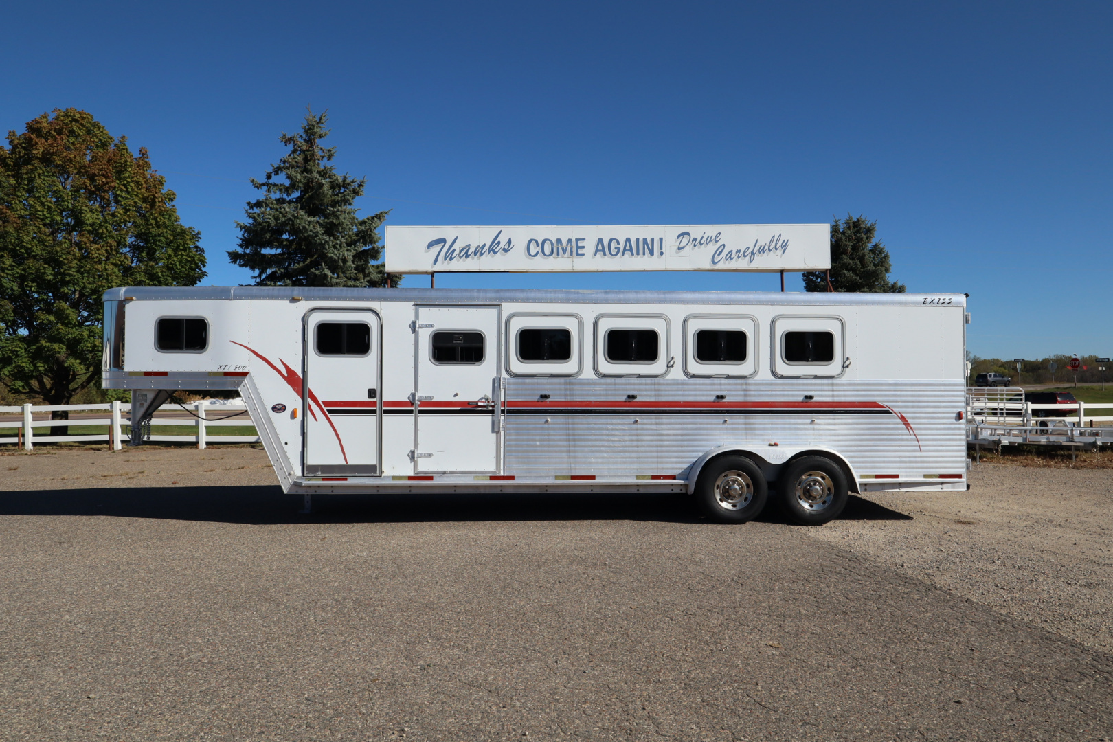 Used 2002 Exiss Trailers 5 Horse Gooseneck Horse Trailer for sale in