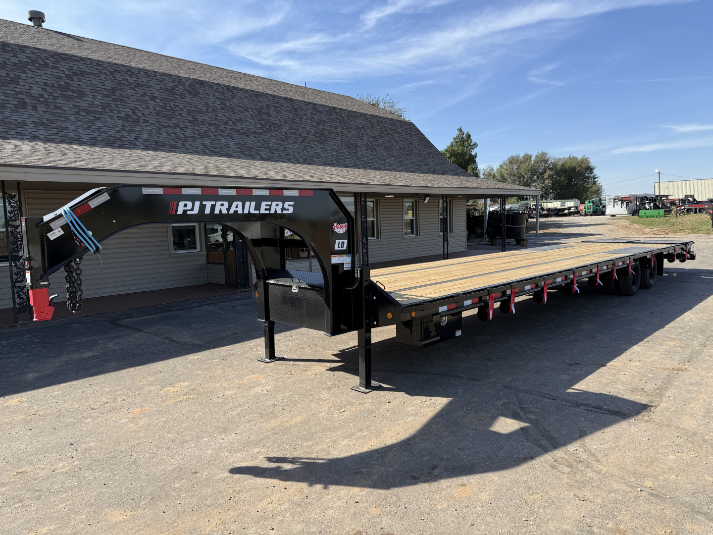 New 2026 PJ 102"x40' GN Low-Pro Air-Ride Flatbed w/ Duals - LD for sale ...