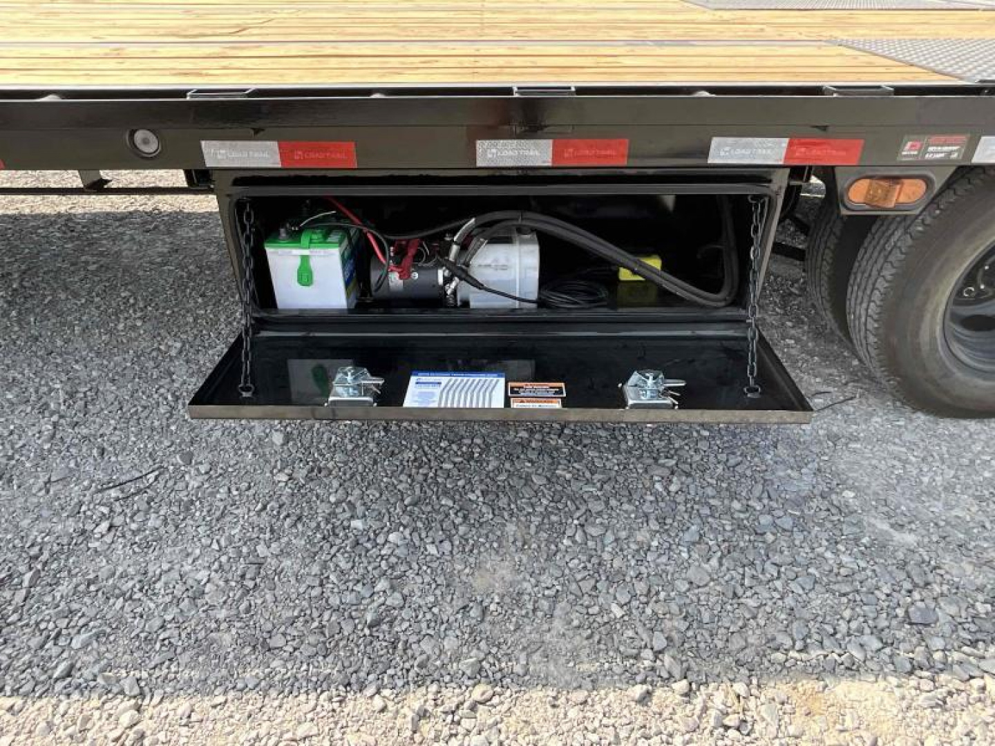 New 2025 Load Trail GL 102x36 Tandem Low-Pro Gooseneck w/Hyd. Dove ...