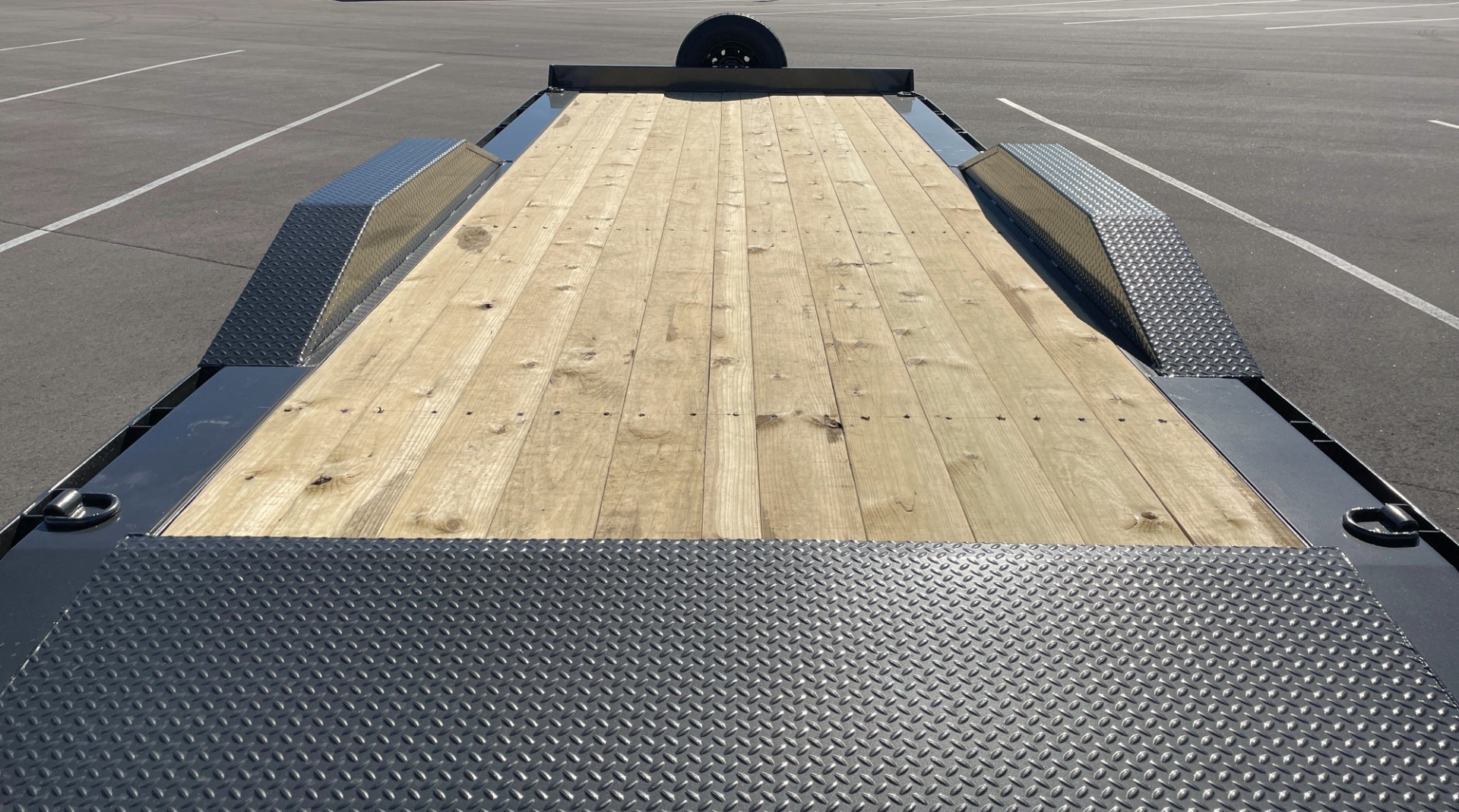 New MAXX-D H6X 22'x 102" Equipment Trailer: Drive Over Fenders, Stand ...