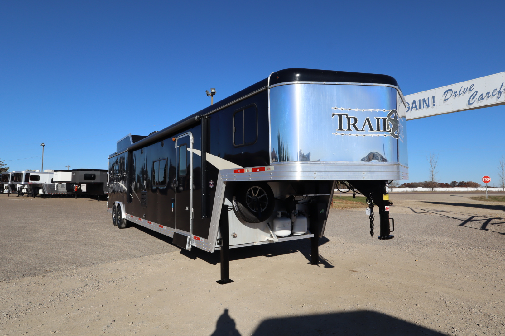 Used 2020 Bison Trailers Trail Boss 3 Horse LQ Slide Horse Trailer for ...