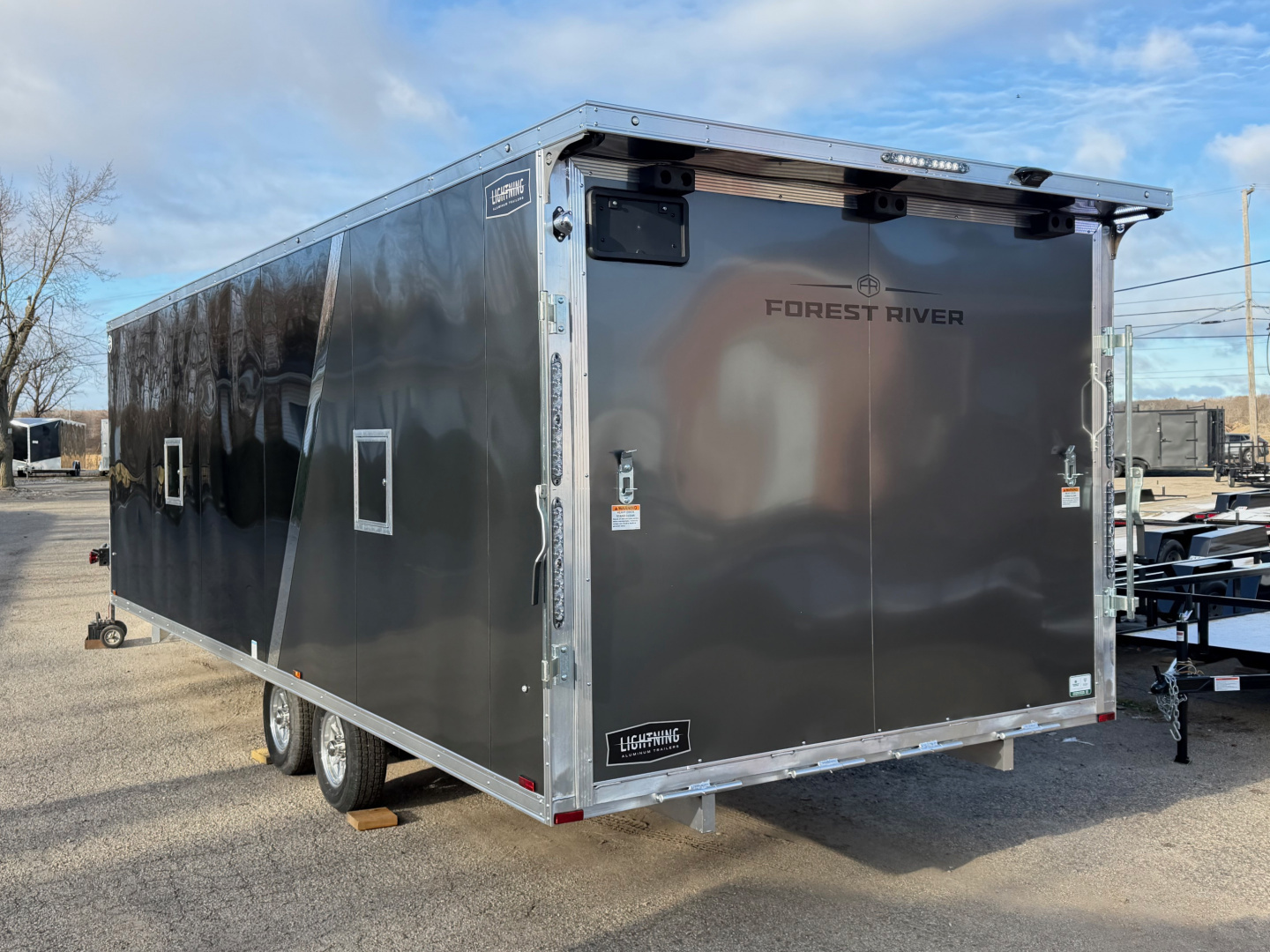 New 2026 Lightning 8.5 x 24 Enclosed All Aluminum Deck Over Snowmobile ...